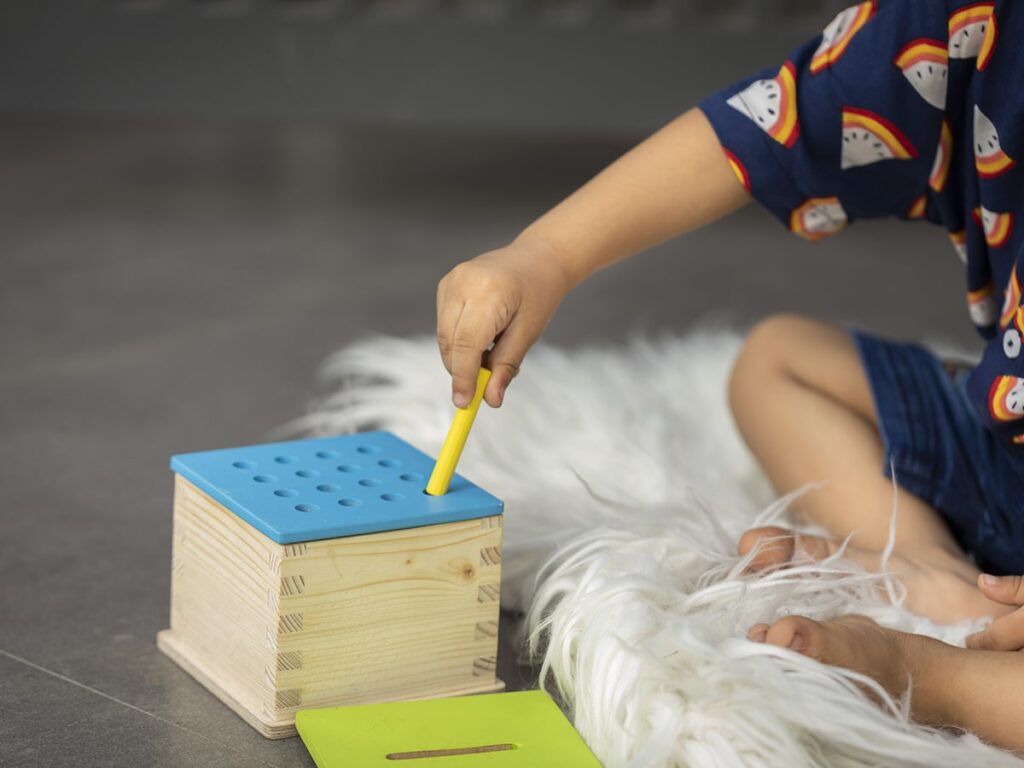 Peg And Coin Box – The Sculpted Brain